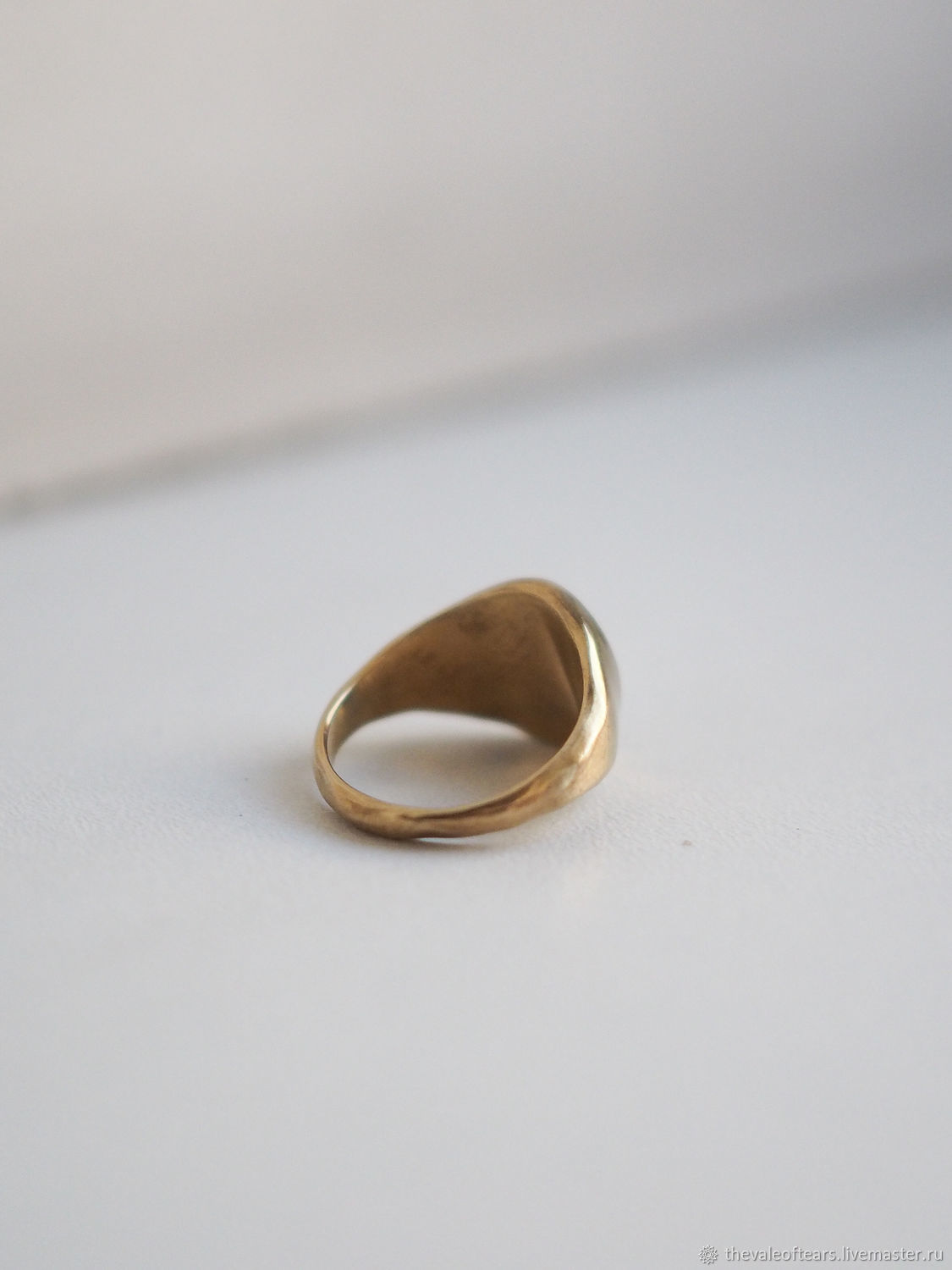 Кольцо Oval Signet Ring Melt Vintage Brass на заказ в интернет-магазине ...