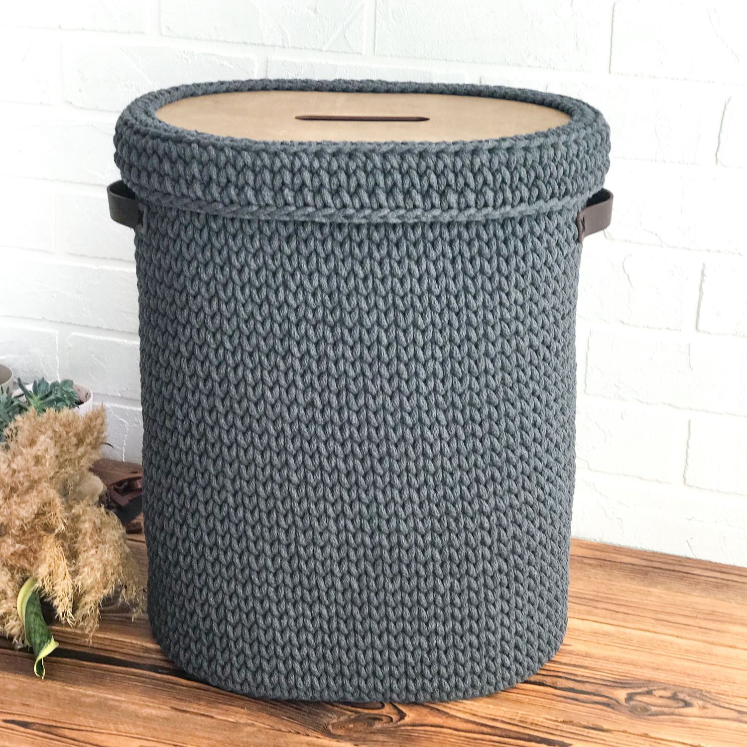 Большая корзина с кожаными ручками и крышкой в интернет магазине на Ярмарке Мастеров Корзины