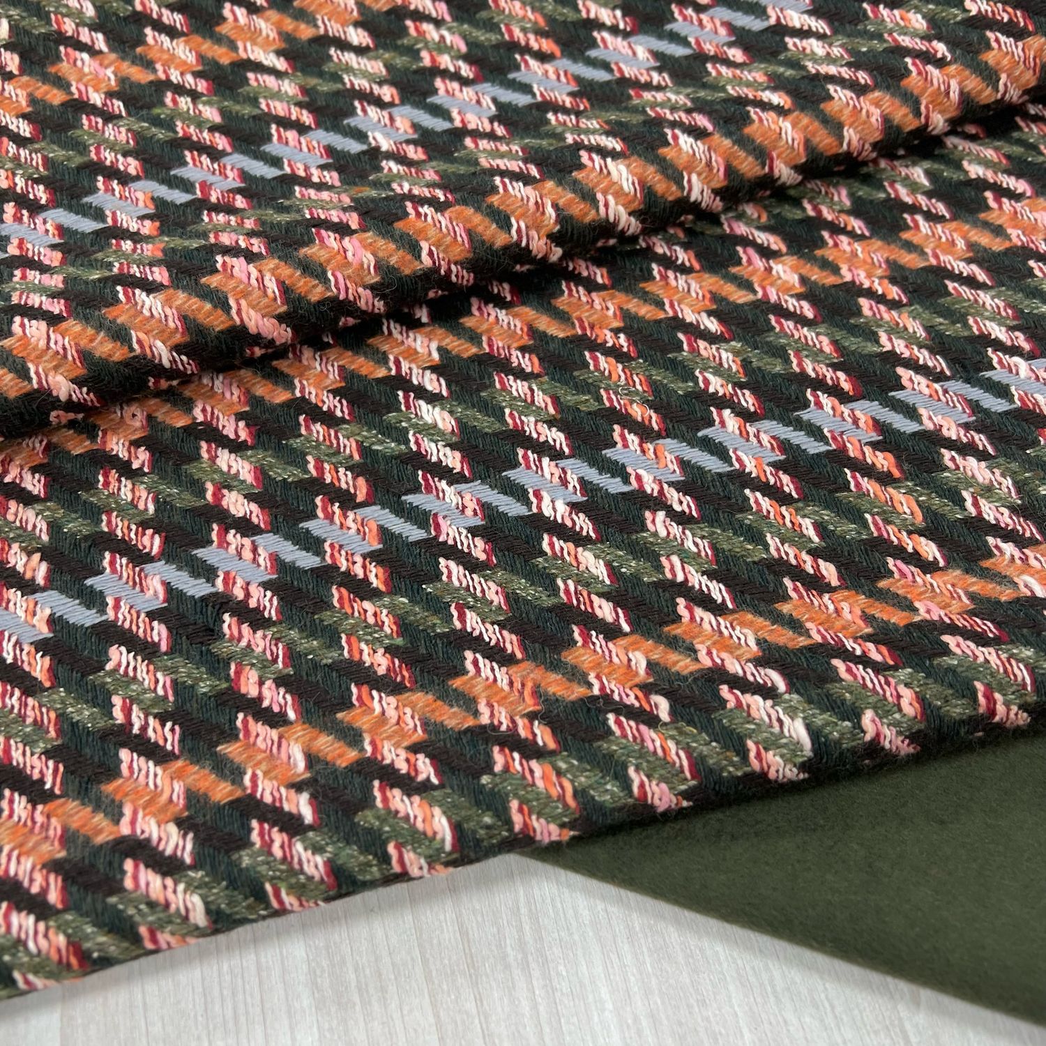 Ткани: Твид в стиле Шанель купить в интернет-магазине Ярмарка Мастеров ...