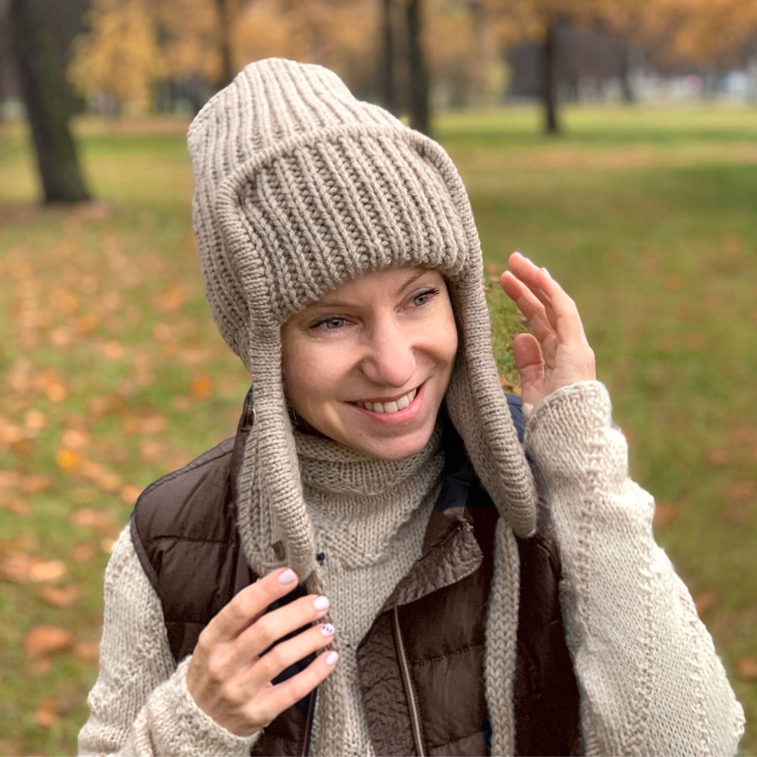 Шапка-ушанка вязаная УМА с подкладкой холодный беж и молочный шоколад ...