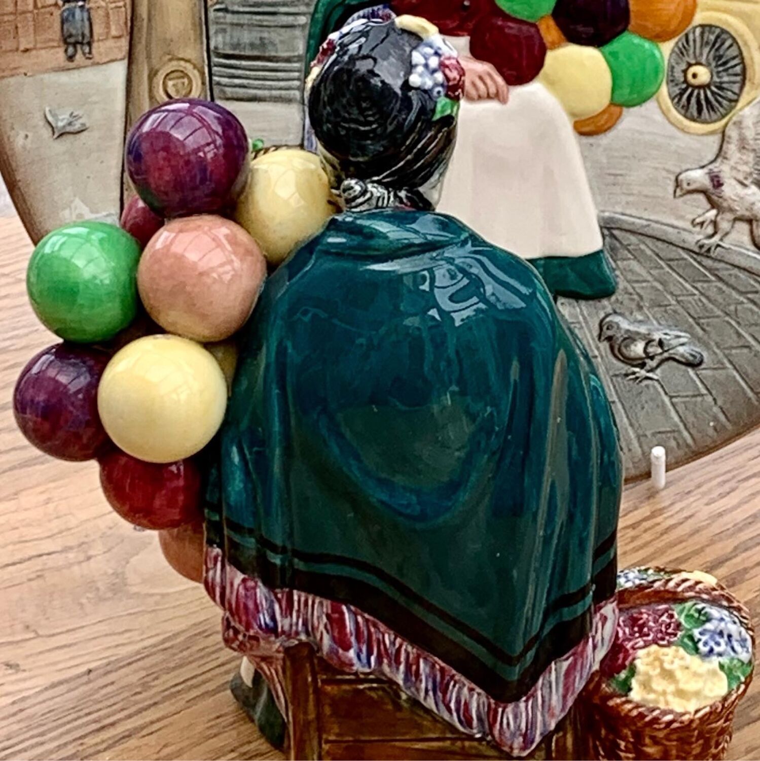 Винтаж: Антикварная статуэтка “The Old Ballon Seller”. Royal Doulton ...
