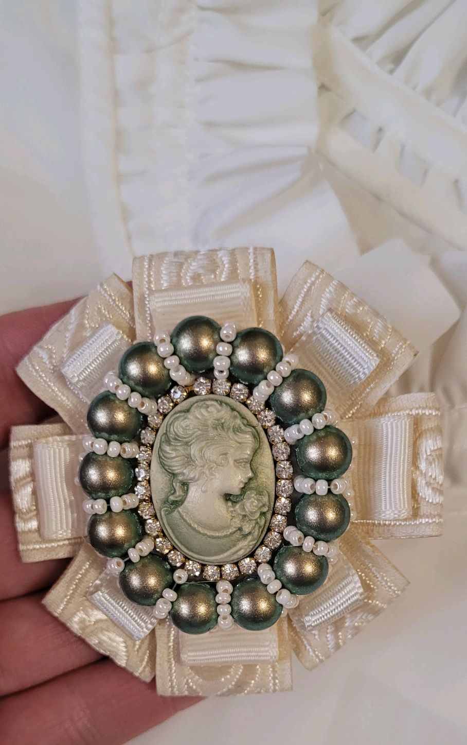 Брошь камея "Iridescent green" купить в интернет-магазине Ярмарка ...
