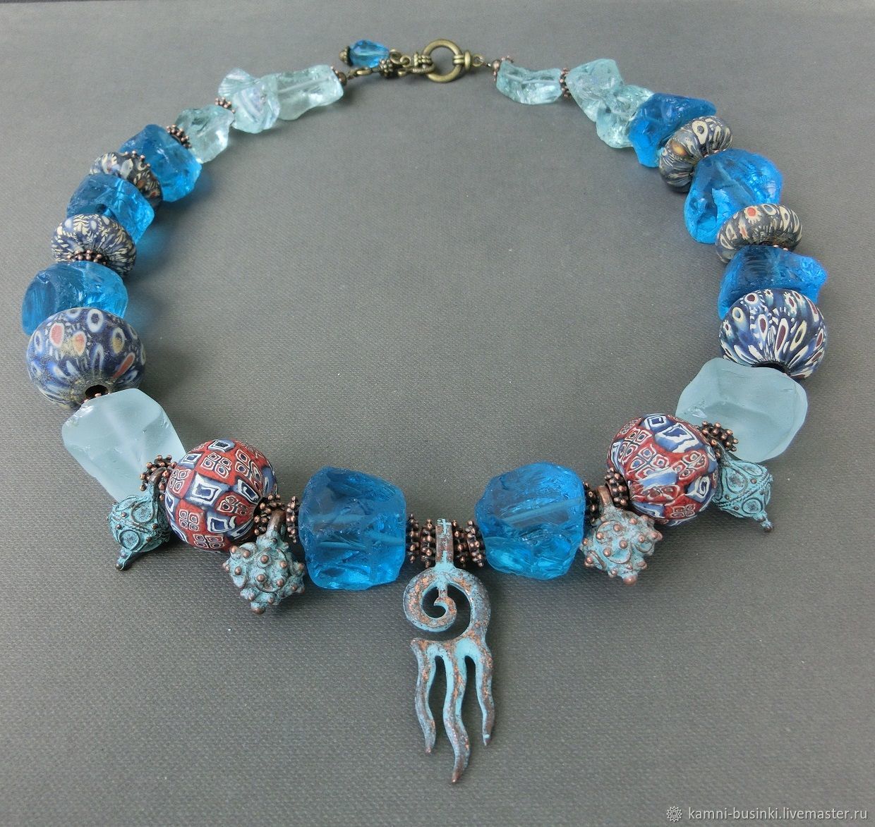 Кварц голубой матовый необработанные камни, самородок – купить на ...