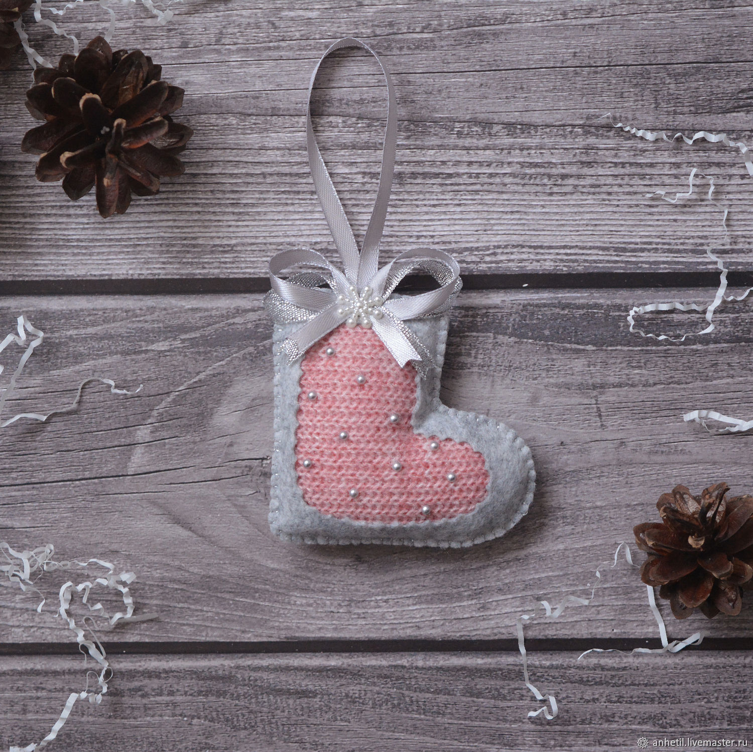 Елочные игрушки из фетра (декор для дома), набор: серо-розовый – купить ...