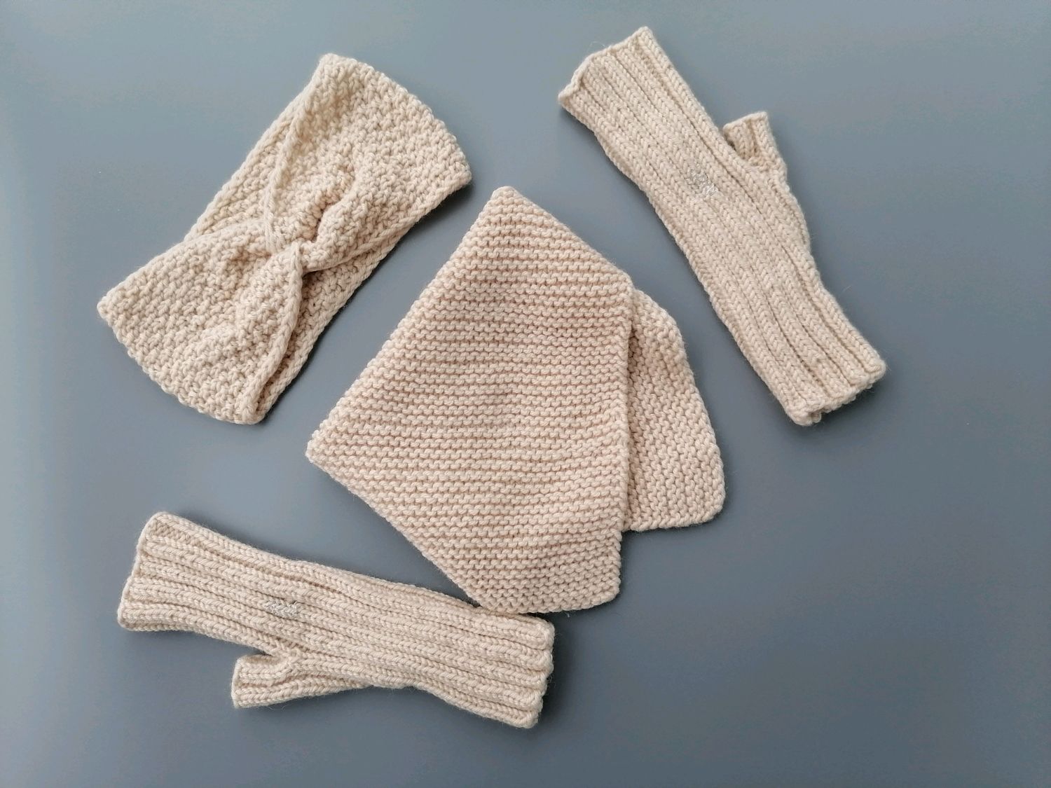 Комплект: шапка, повязка, снуд, митенки женский вязаный – заказать на ...