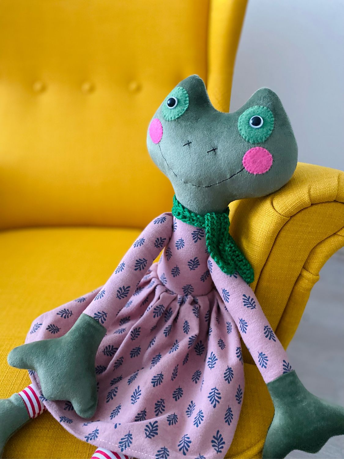 Лягушка игрушка в платье в интернет-магазине Ярмарка Мастеров по цене ...