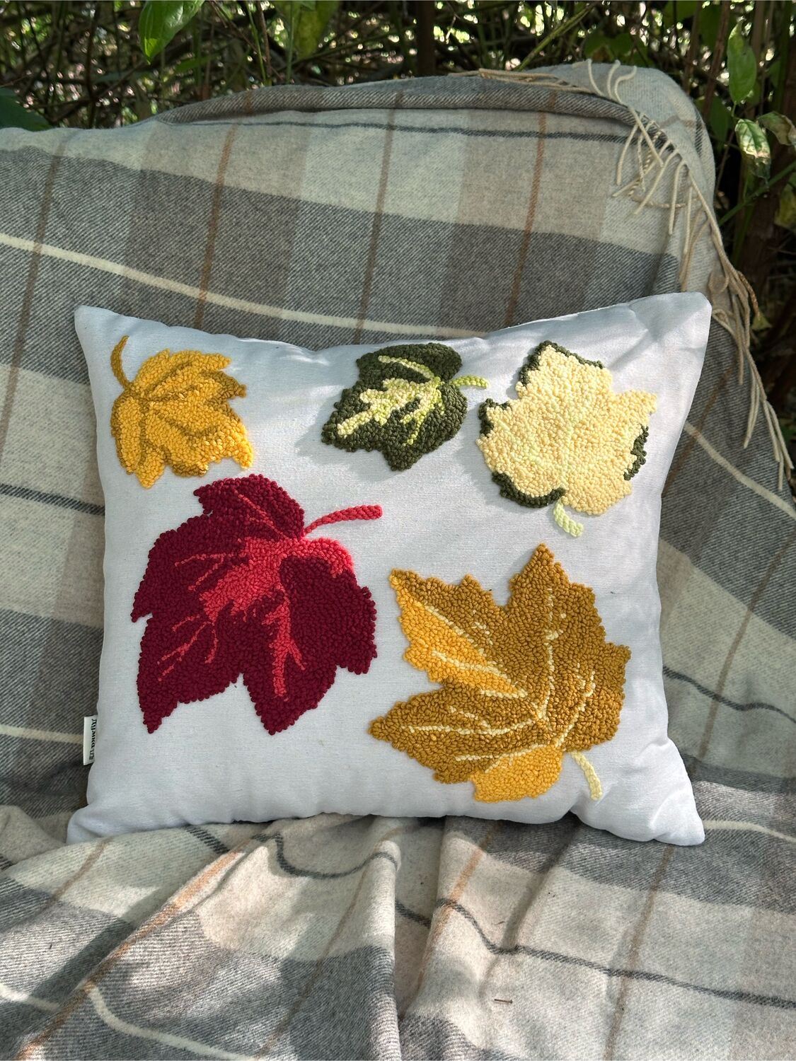 Подушка «Осень 3» купить в интернет-магазине Ярмарка Мастеров по цене 4200 ₽ – X1R06RU, Элементы ...