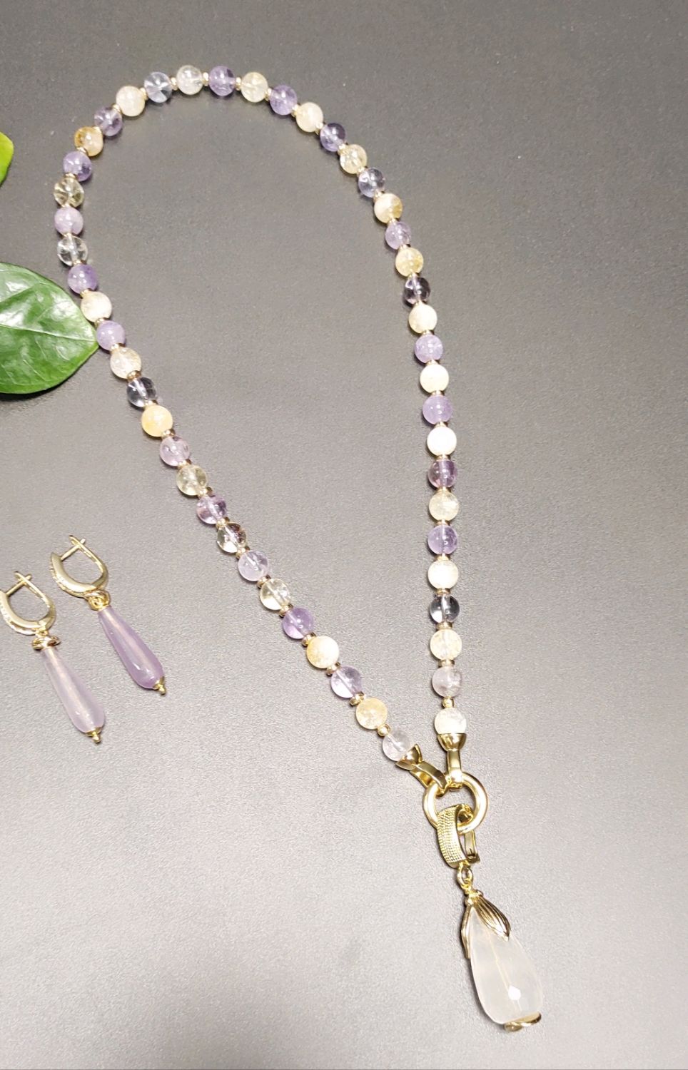 Колье из натурального камня аметрин с кулоном в интернет-магазине ...