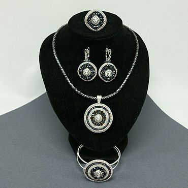 Комплекты украшений вышитые - купить в интернет-магазине Ярмарка ...