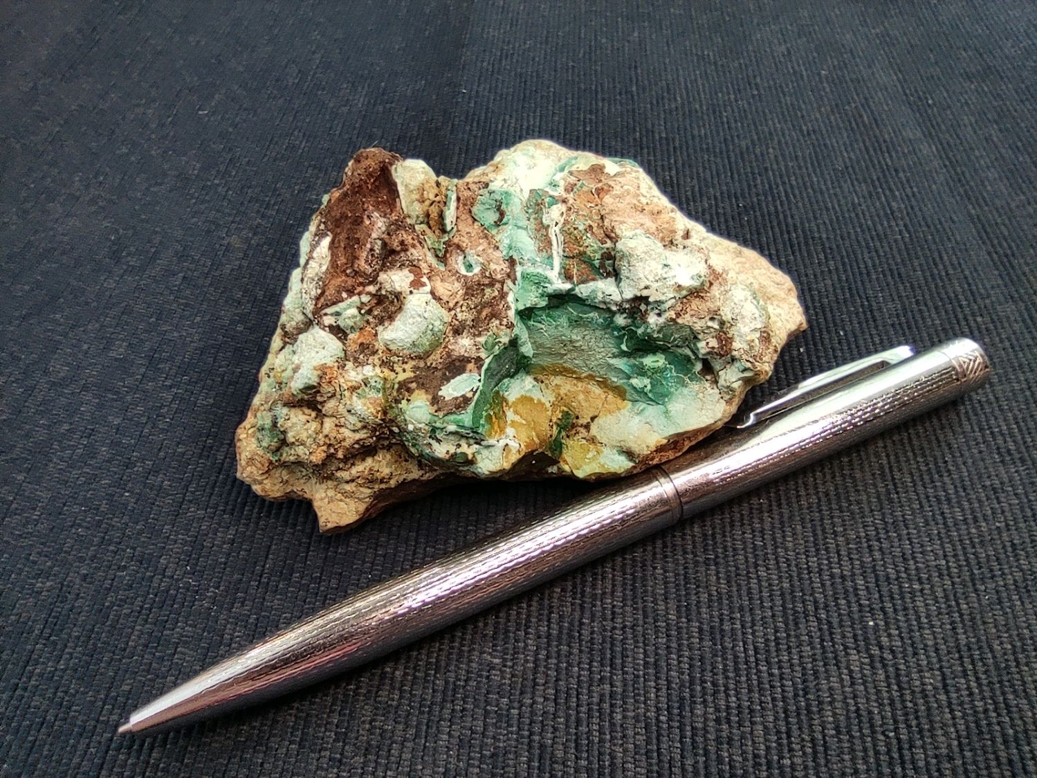 Хризоколла в интернет-магазине Ярмарка Мастеров по цене 850 ₽ – TA52URU | Минералы, Екатеринбург ...