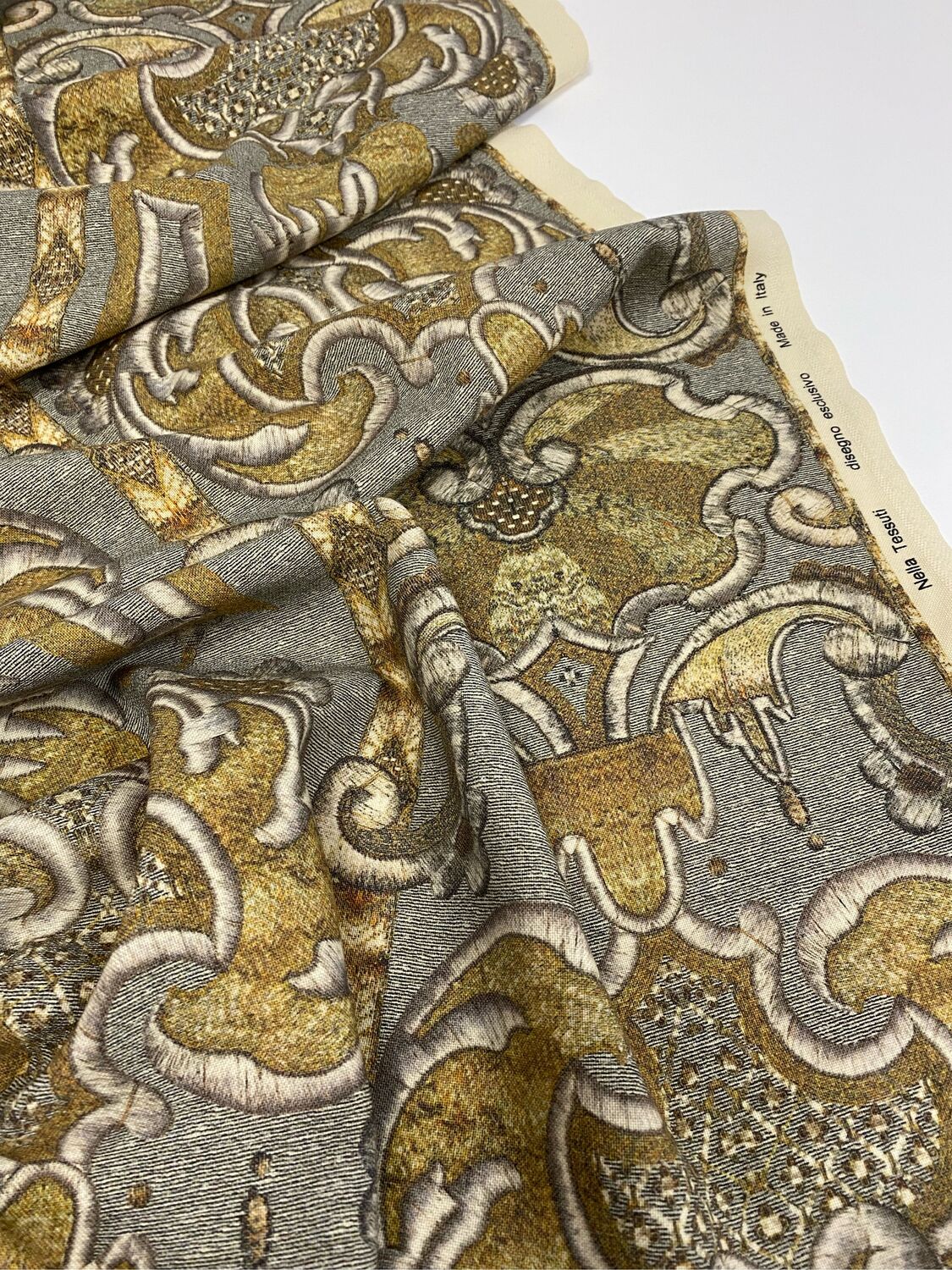 Шерсть костюмно-плательная Nella Tessuti купить в интернет-магазине ...