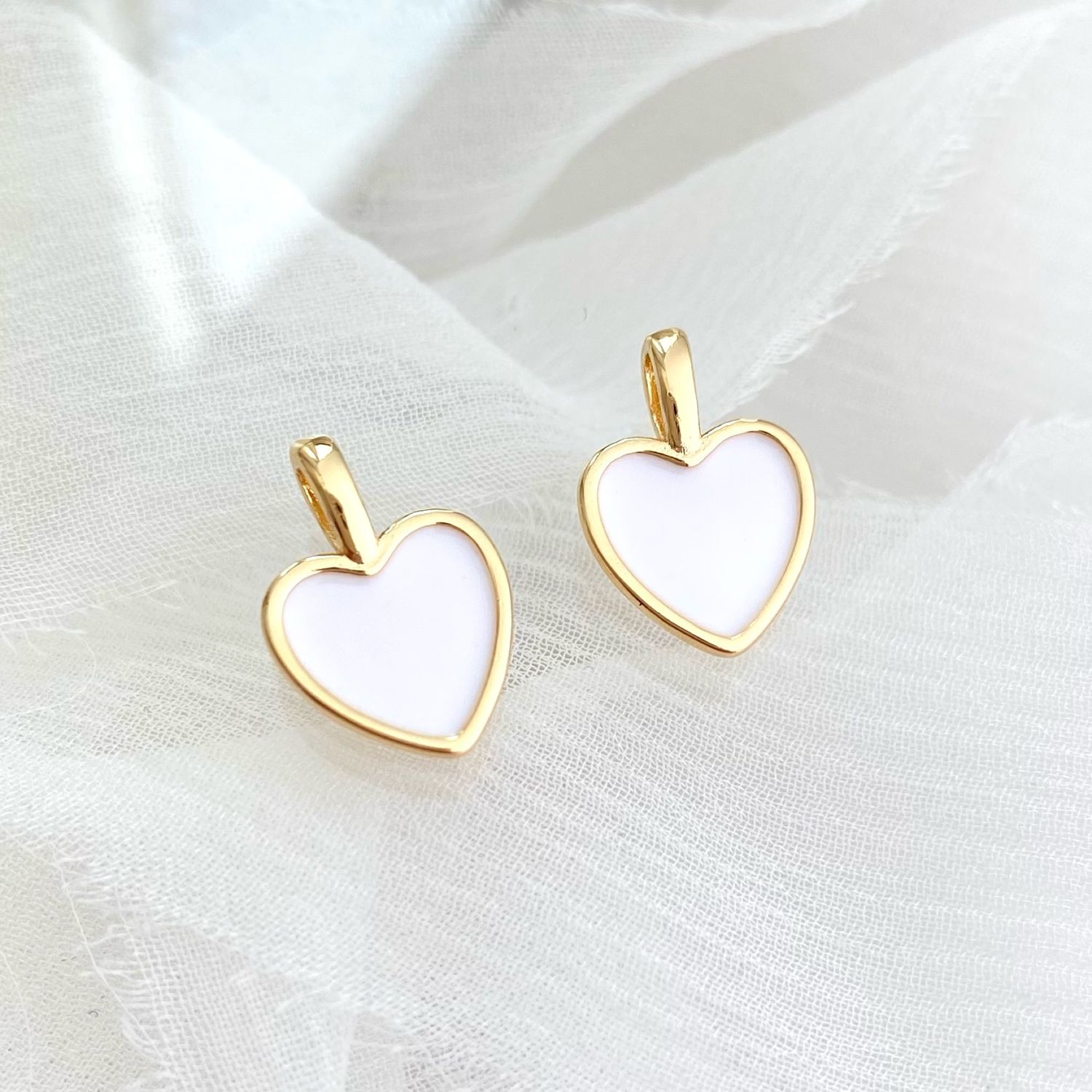 Подвеска Сердце, 10 мм, белая эмаль, позолота купить в интернет ...