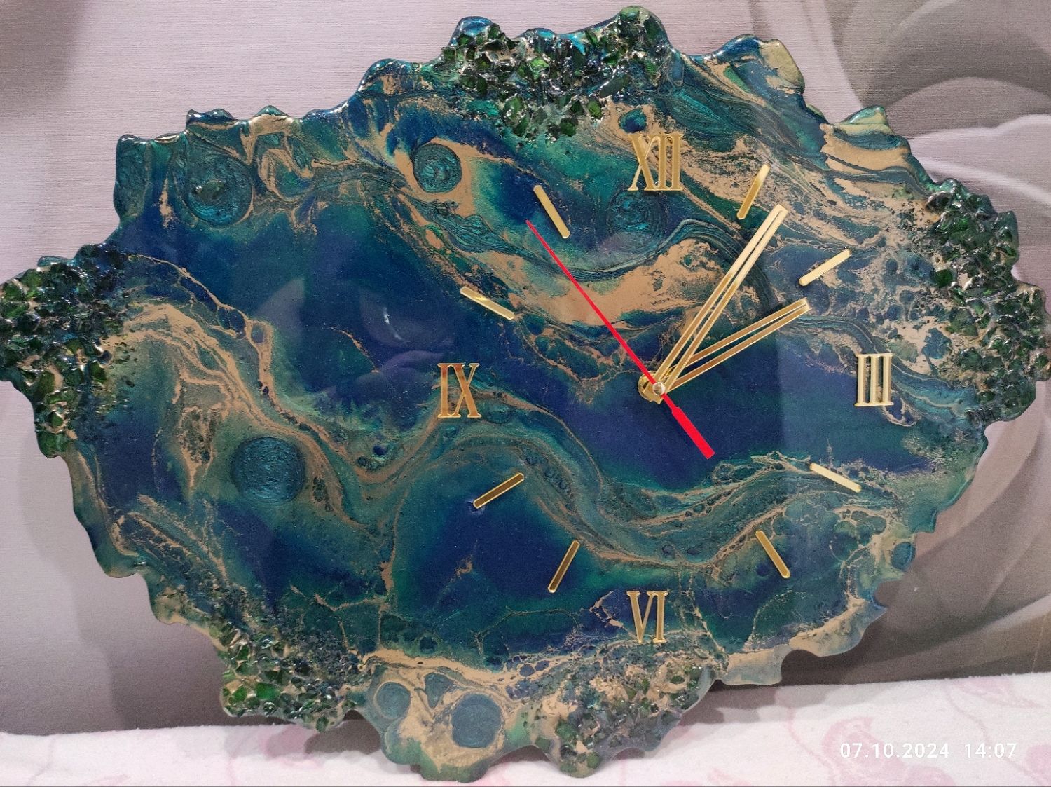 Часы из эпоксидной смолы в интернет-магазине Ярмарка Мастеров по цене ...