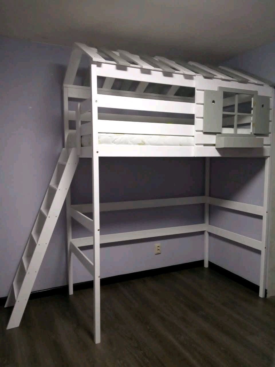 Кровать-чердак домик с открывающимися ставнями из массива дерева в ...