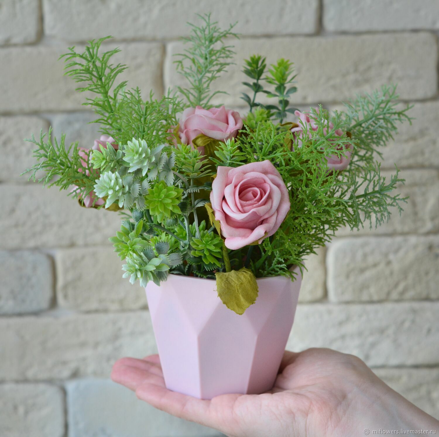 Композиция цветочная Букет роз в кашпо Цветы в кашпо в интернет ...