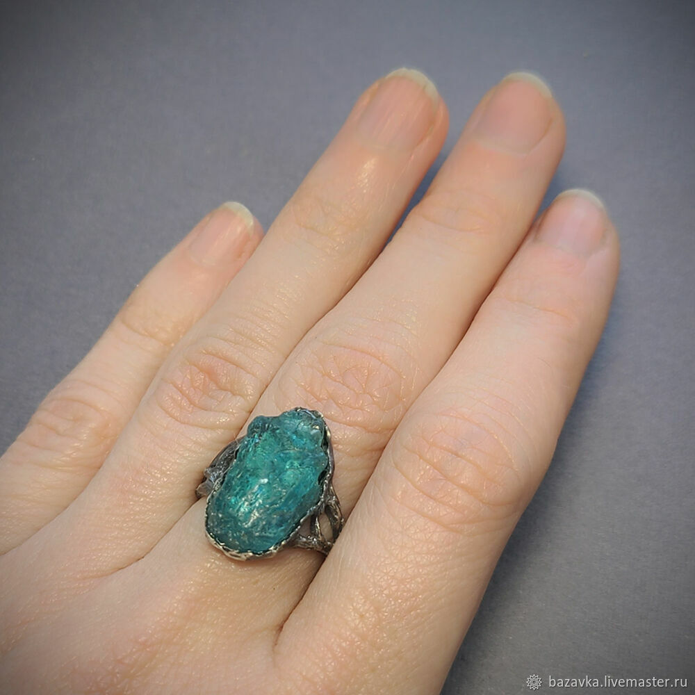 Крупное серебряное кольцо с апатитом – заказать на Ярмарке Мастеров ...