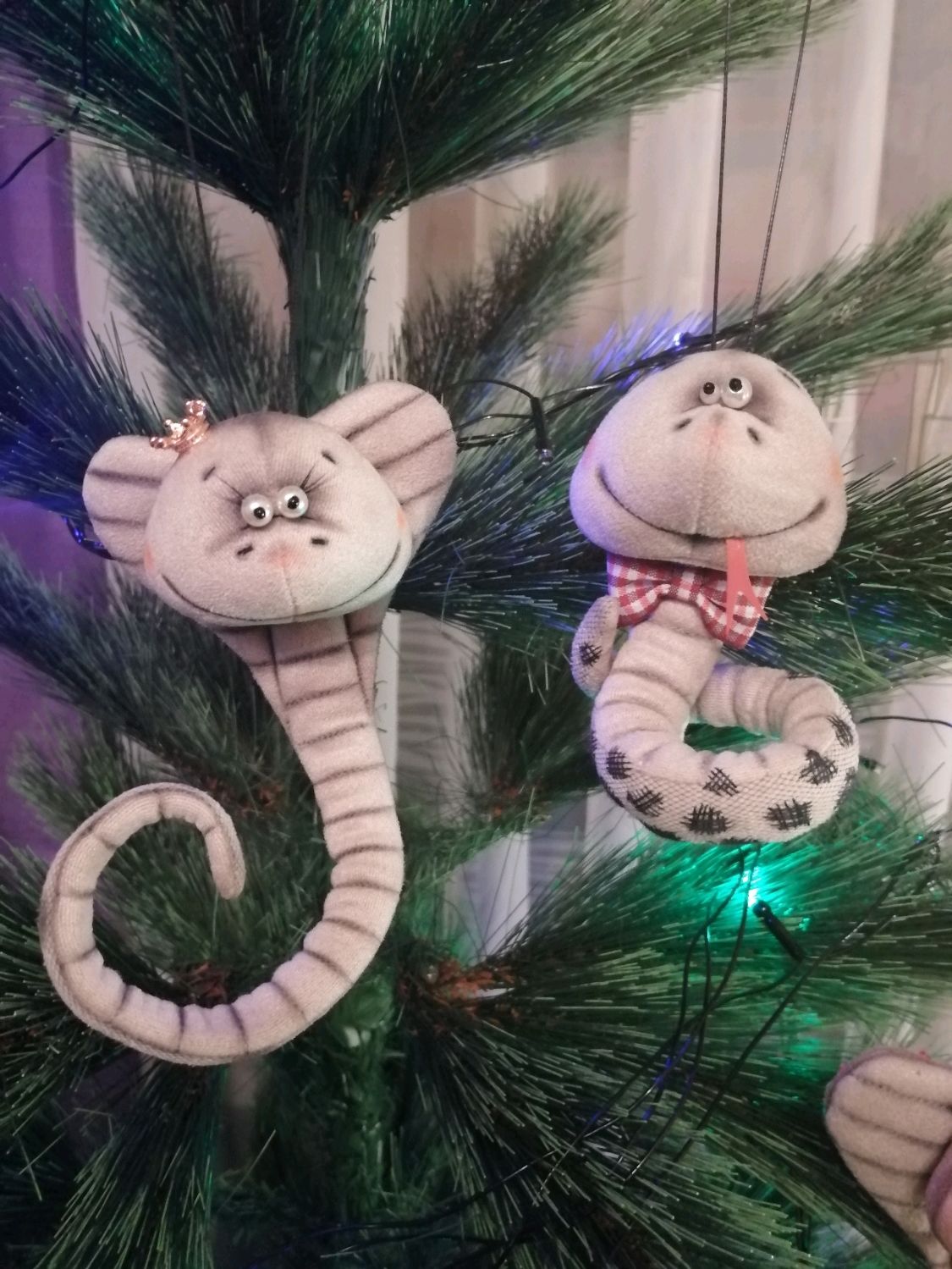 Змея символ нового года 2025 подарок подвеска из искусственной замши в ...