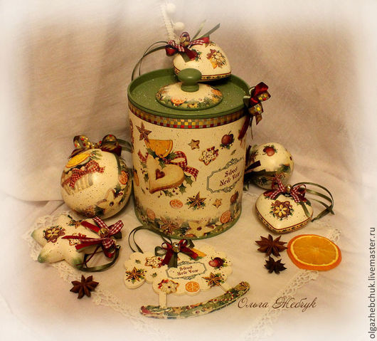 Купить Набор ёлочных игрушек в коробе " Сладкого Нового года " - белый