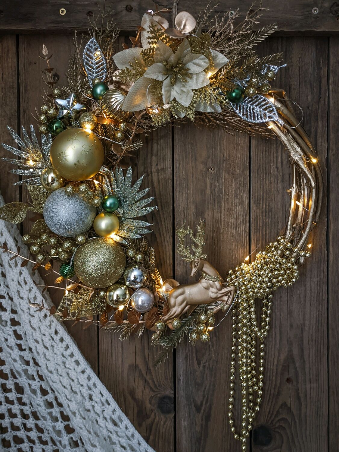 Новогодний венок золотой с оленем купить в интернет-магазине Ярмарка ...