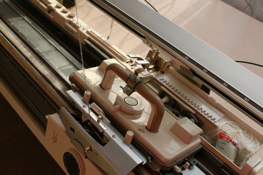 Вязальная машина Silver Reed sk 840/srp 60N 6 класса с электроприводом ...