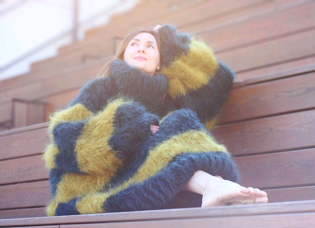 Мохеровый пушистый свитер, платье. Цвет зеленый-горчица. Jane Rodas в ...